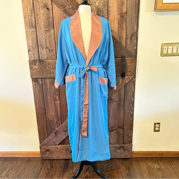 Vintage | Intimates & Sleepwear | Incredible Reversible All Silk ...